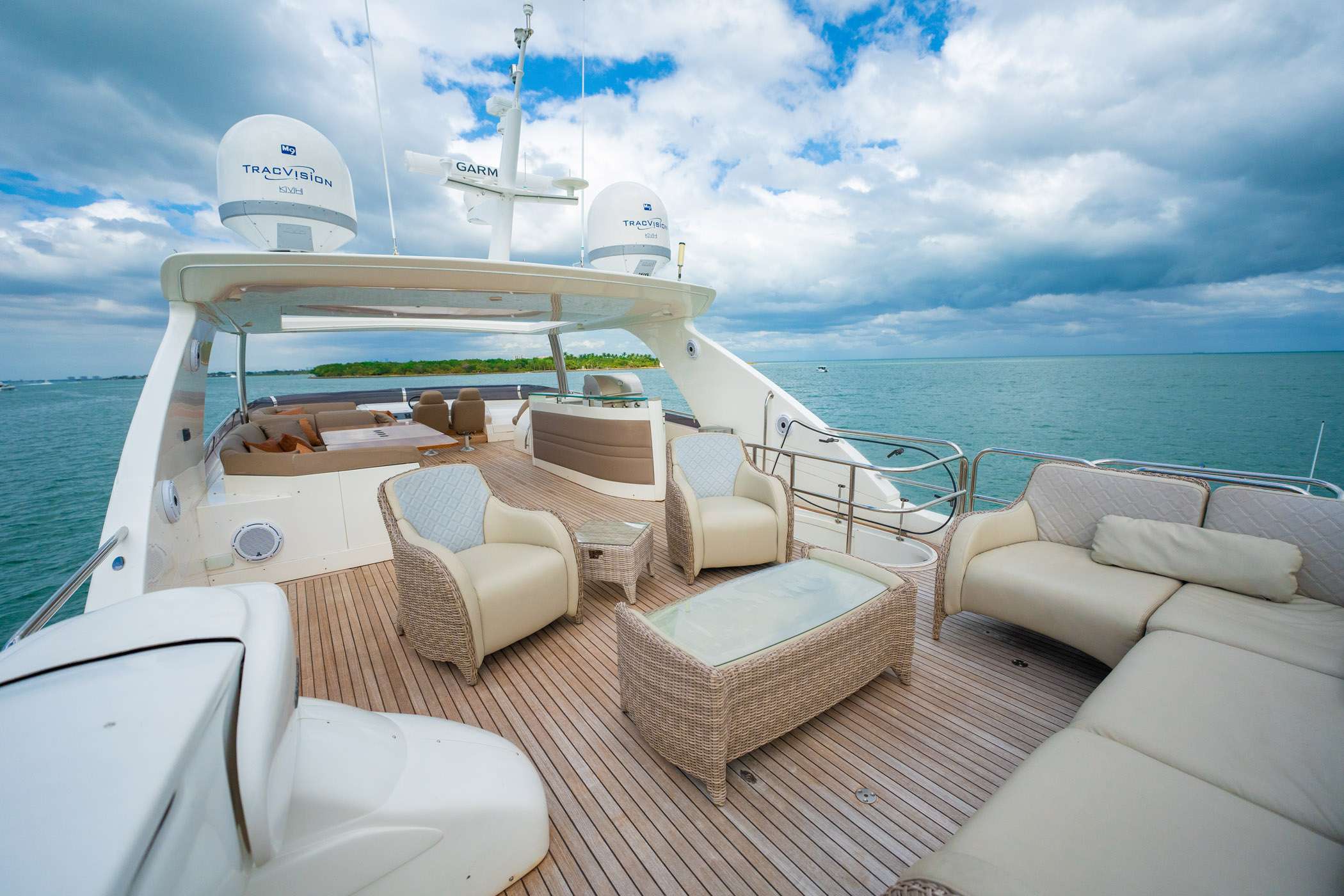Yacht NO CURFEW, Princess | CHARTERWORLD Luxury Superyacht Charters